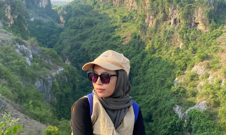 Puncak Baswara Tuban Viral! Wisata Bukit Kapur Eksotis di Rengel, Bekas Tambang Jadi Spot Hits ...